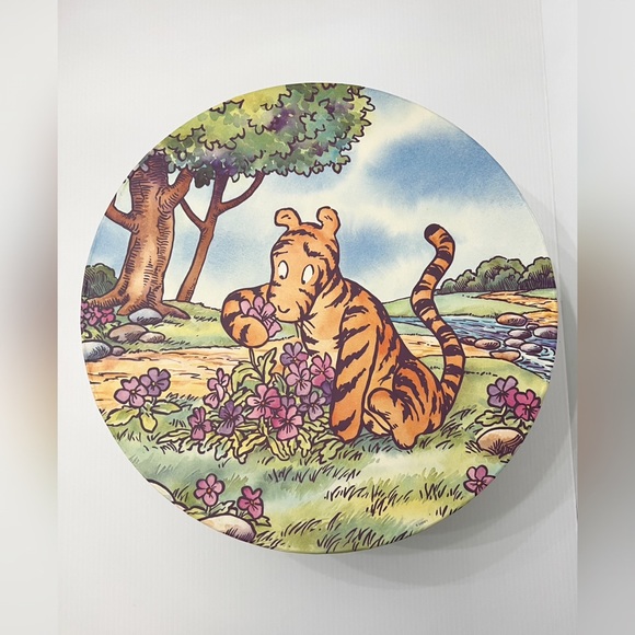 Disney | Other | Winnie The Pooh Tigger Box Vintage Classic Pooh Round ...
